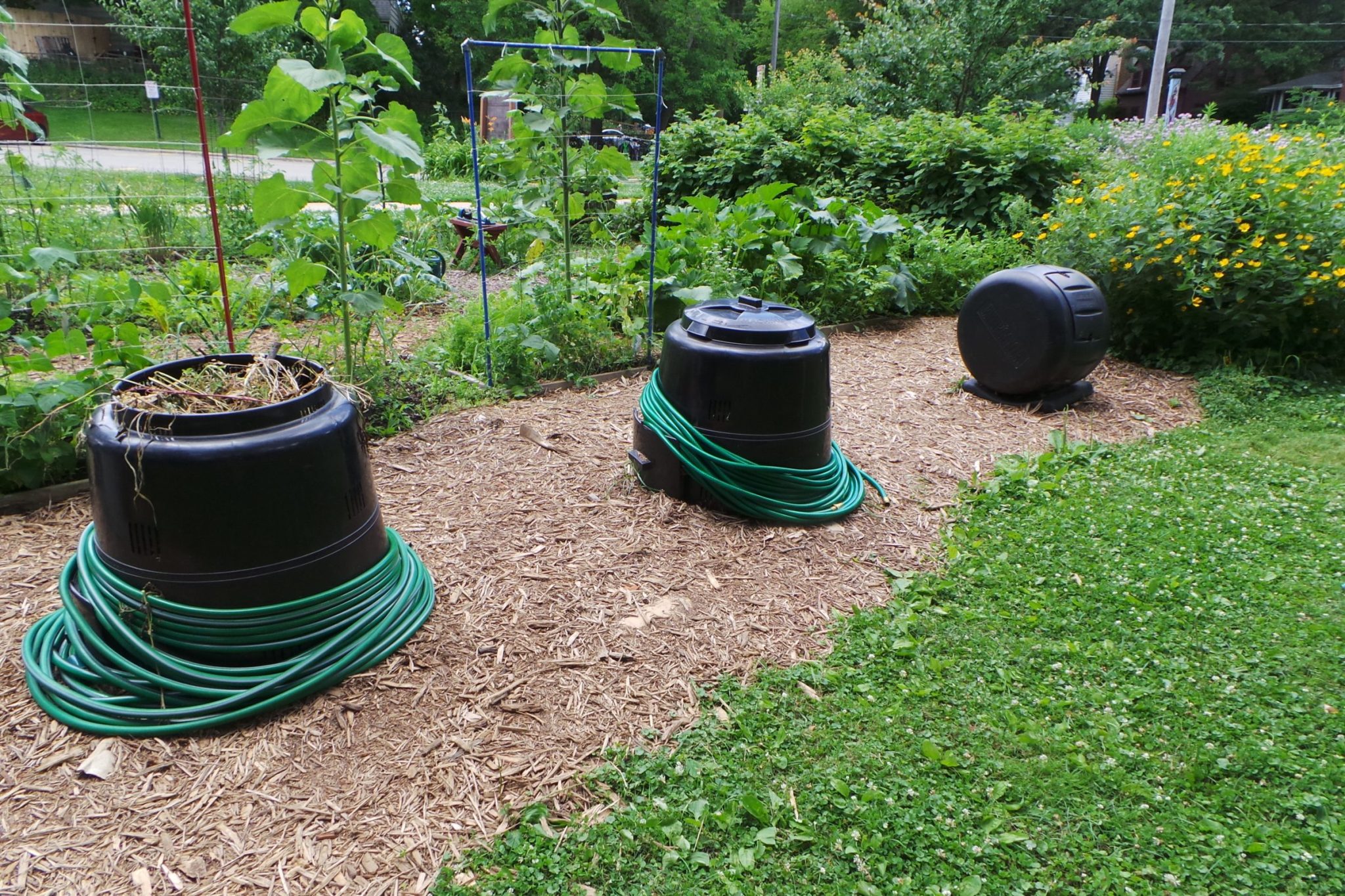 Can Composter: Do-It-Yourself Compost Bin Instructions – Wisconsin ...